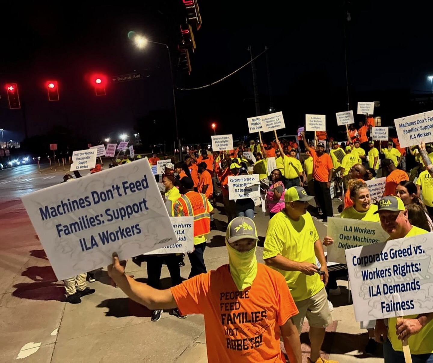 ILA shuts down US East Coast in fight for fair contract | ITF Global
