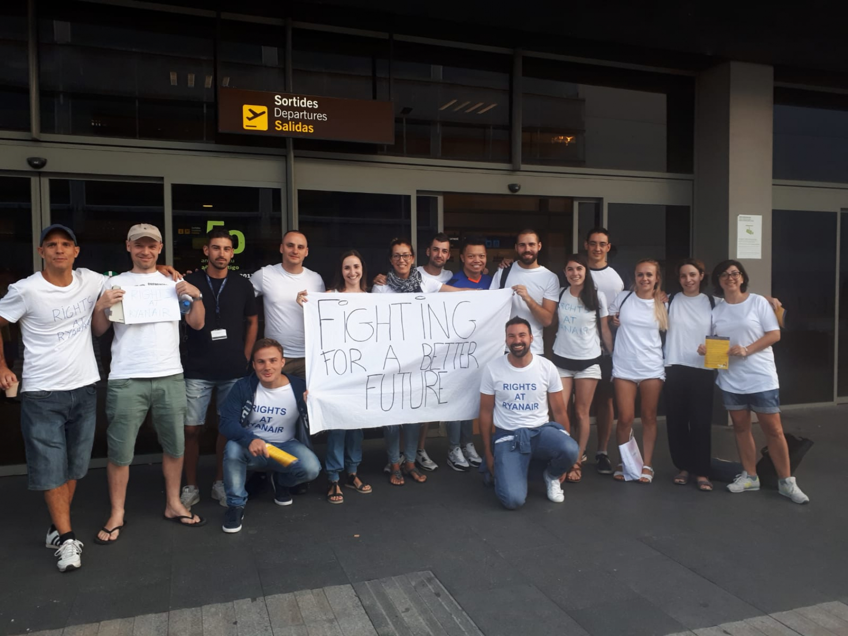 ITF and ETF stand in solidarity with striking Ryanair workers | ITF Global ITF and ETF stand in solidarity with striking Ryanair workers | ITF Global